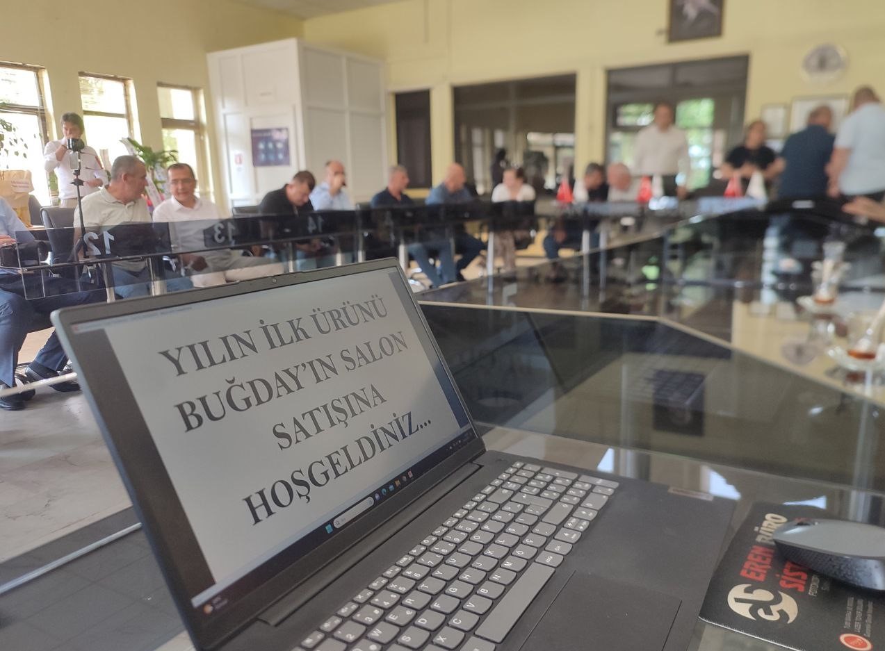 Buğdayda yılın ilk ürünleri satışa çıktı.. Üretici Ulaş Sunar gelirini ...