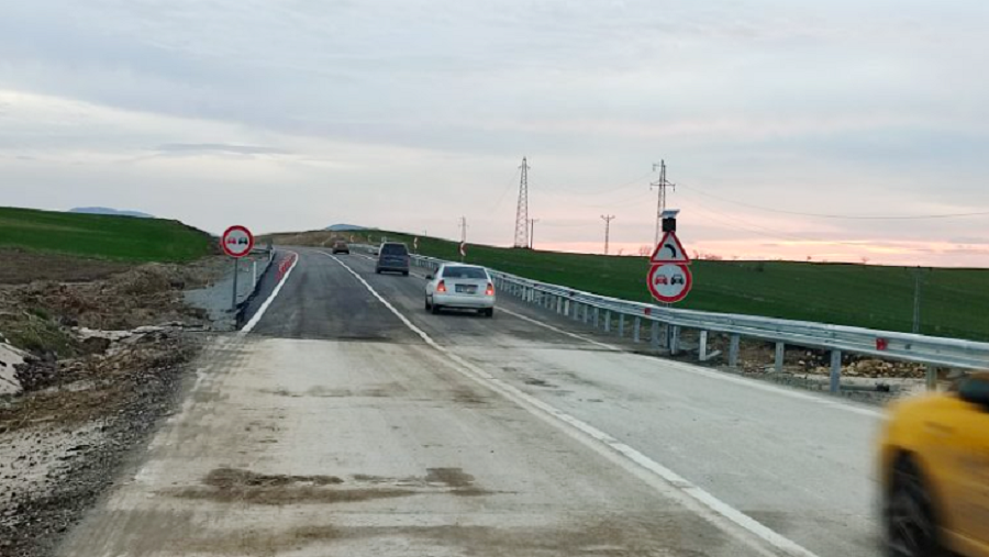 Keşan – Enez yolunun genişletme çalışmaları nedeniyle kapatılan bölümü ...